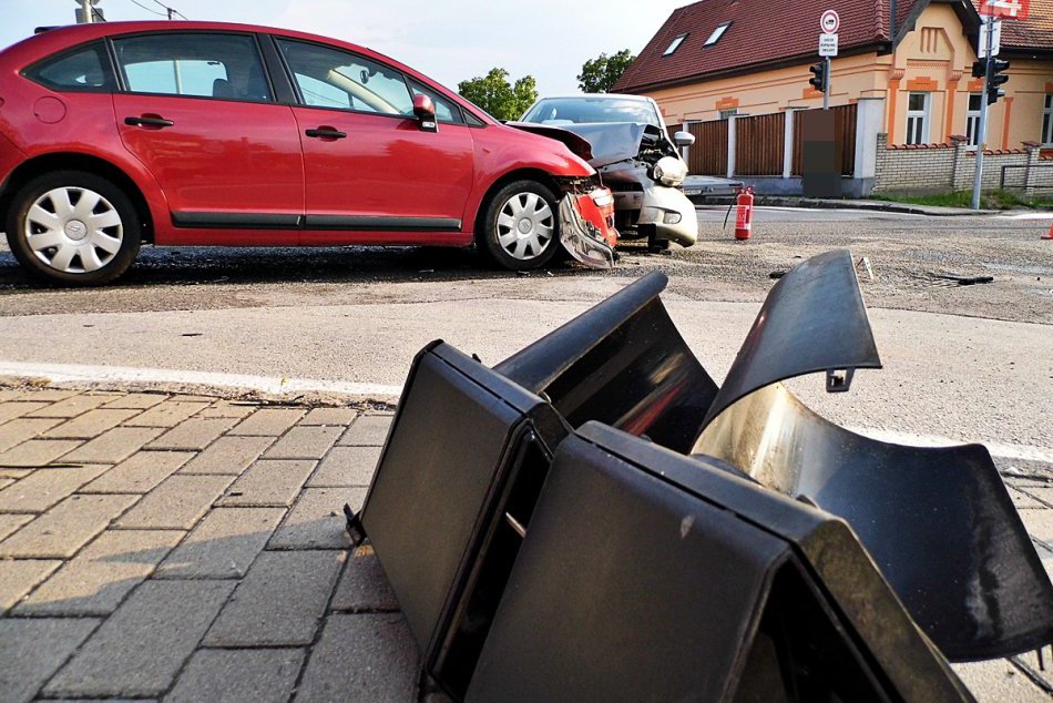 FOTO tesne po zrážke: 4 autá v sebe na Košickej!